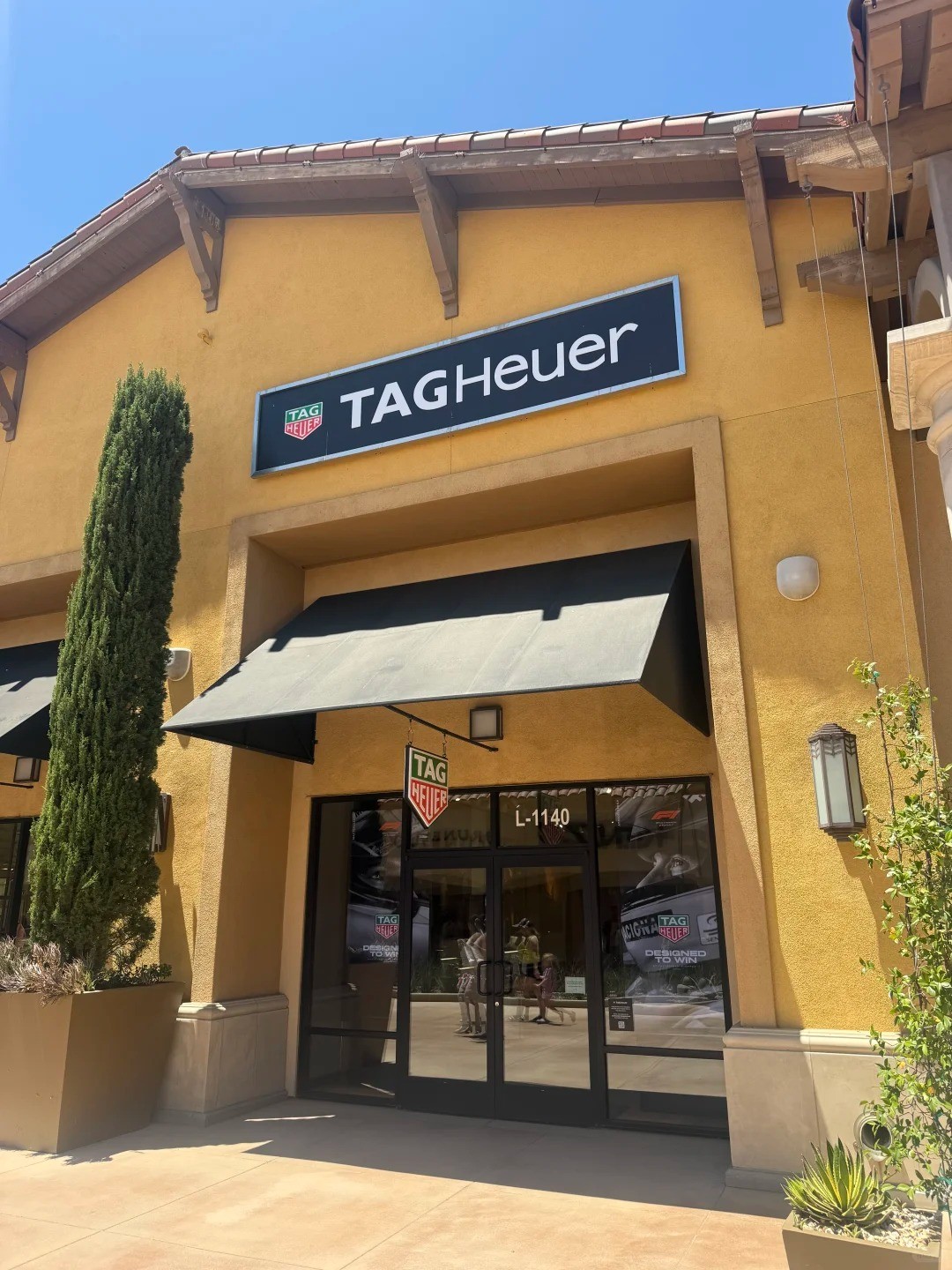 Palm Springs Desert Hills Premium Outlets One-Day Shopping Guide by ...